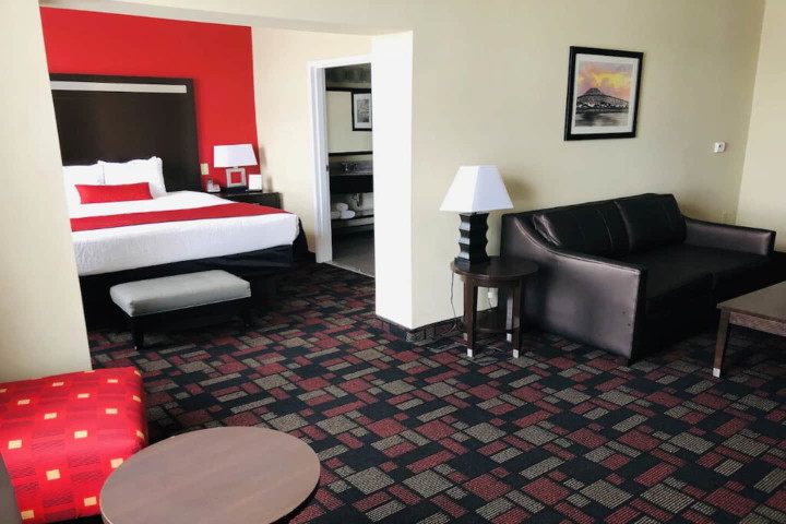 1-br Suite | Wingate Lake Charles | Pets Allowed - Lake Charles, LA
