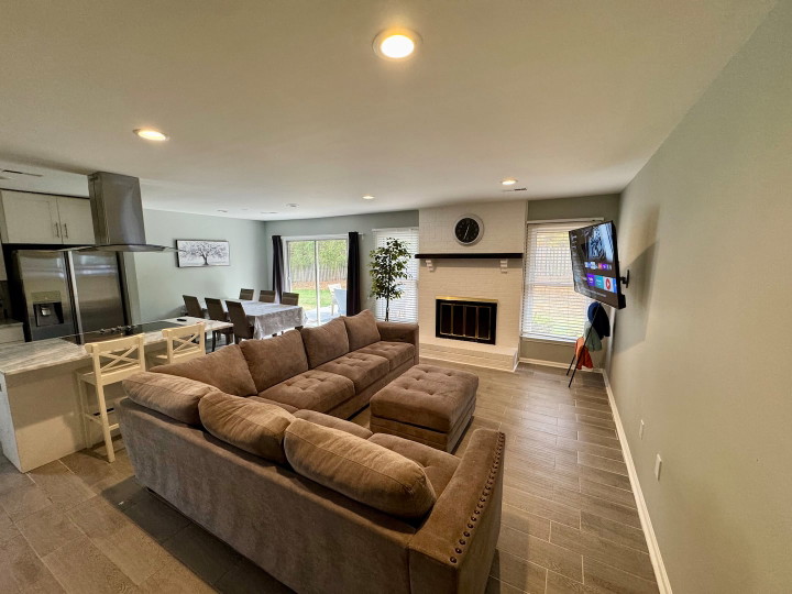 Cozy 3br/2ba W Open Floor Plan & Private Backyard - Manassas, VA