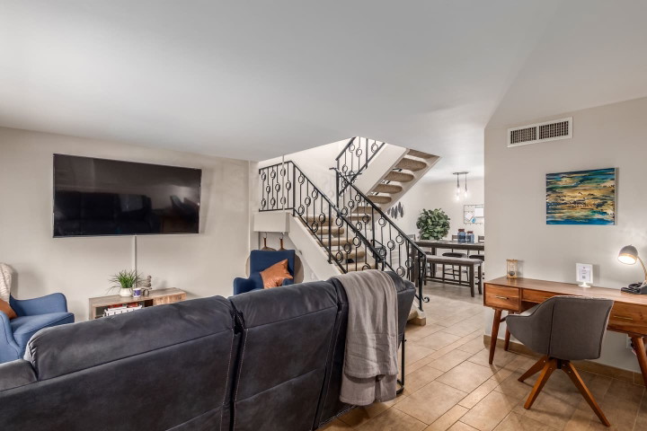 Jason's Awesome Oldtown Scottsdale Pad - 2025657 - Scottsdale, AZ