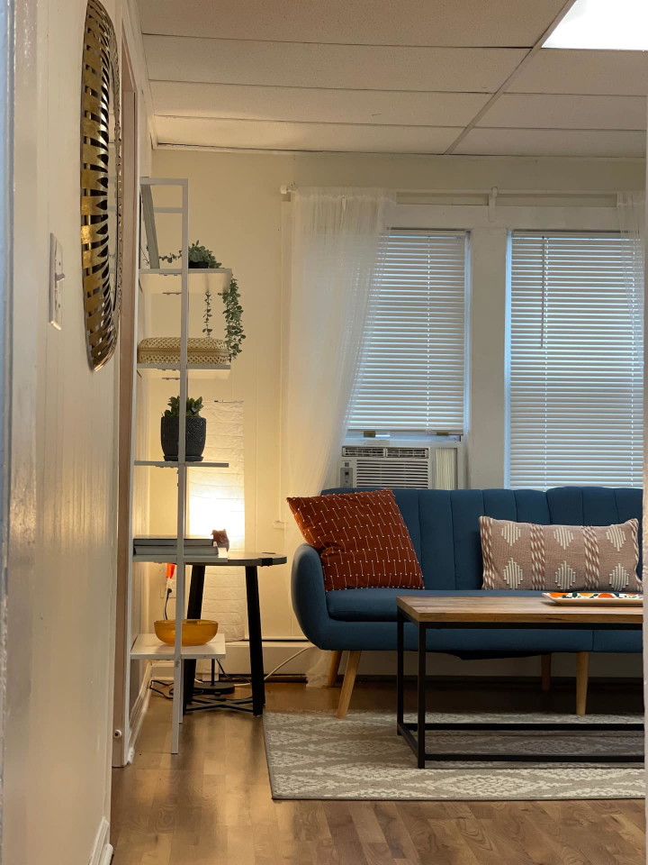 Renovated Apt - 4min Walk From Wesleyan & Main St - Cromwell, CT