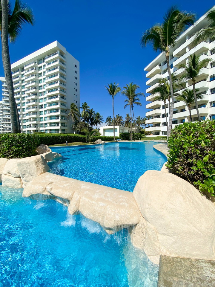 Beachfront Condo In Zona Diamante  Ground Floor - Acapulco