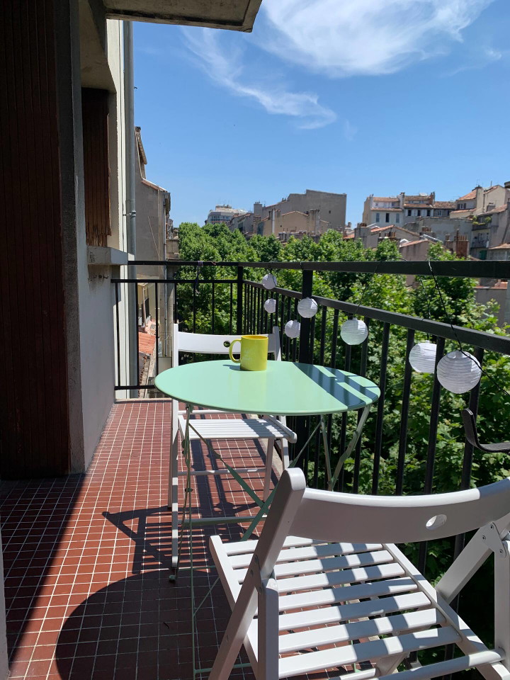 Grand Studio Lumineux Avec Charmant Balcon Centre - Marseille