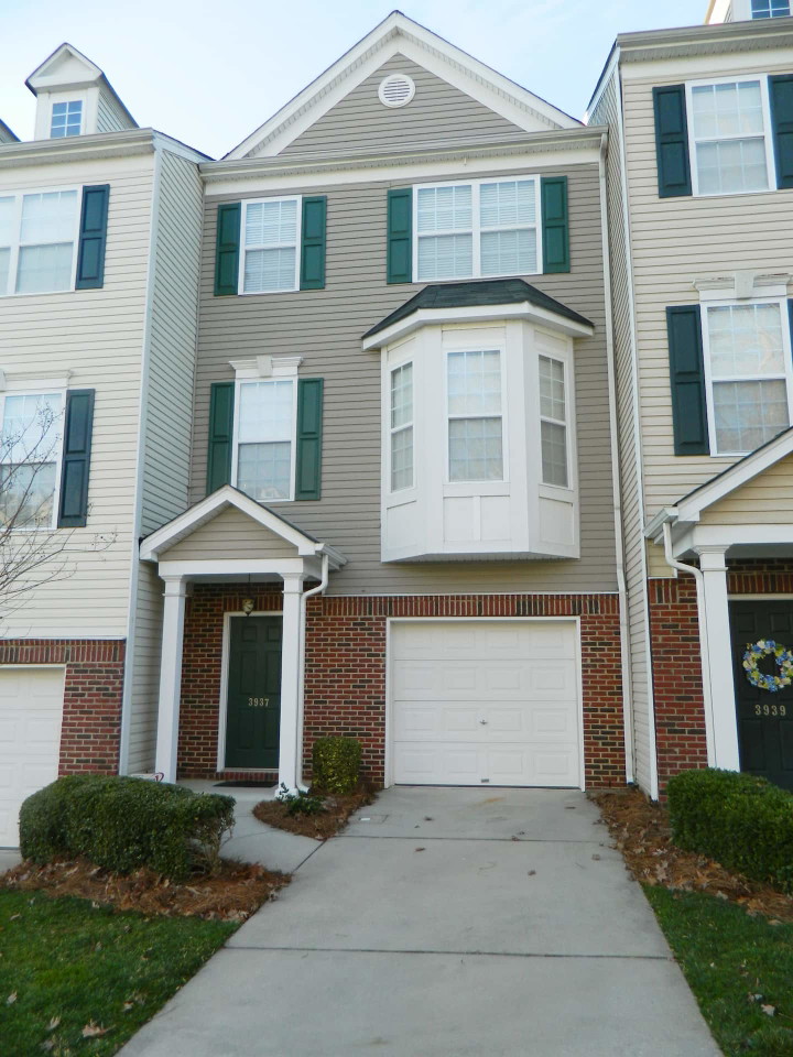 Cozy And Convenient - Entire Townhome W/view! - North Carolina