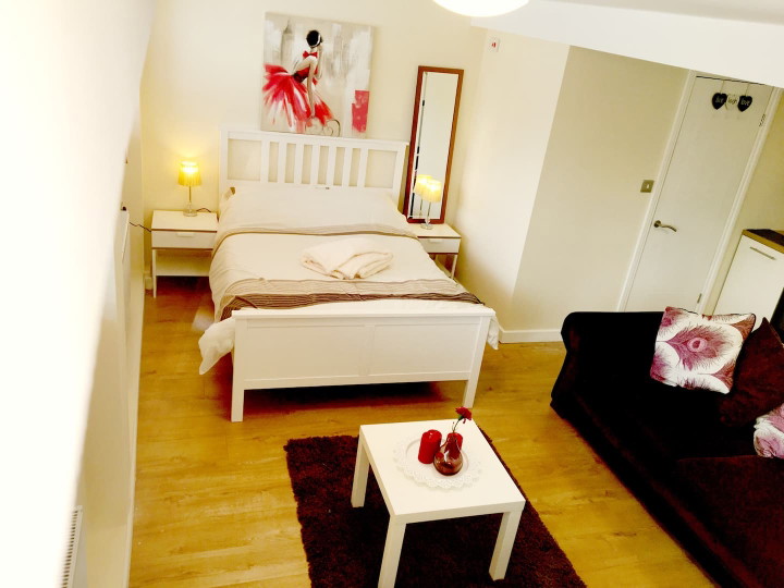 Stunning Studio Next To Cov Station With Parking - Leicestershire