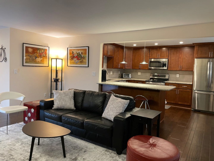 Conveniently Located Home For Vacation Or Wfh - Beaverton, OR