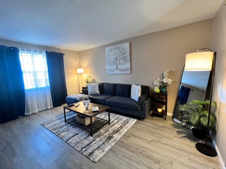 Modren Comforts, Quiet And Cozy - Peoria, IL