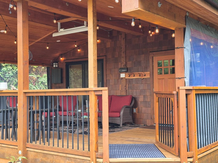 Cozy Corner Cottage, Fully Covered Large Deck. - Kanada