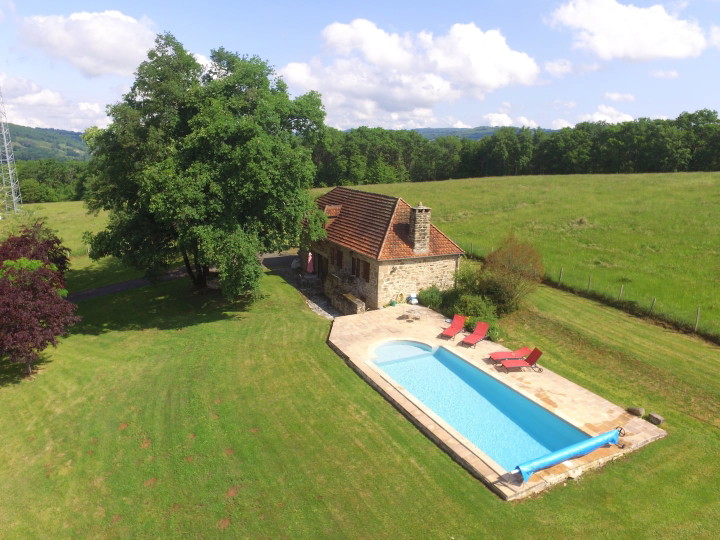 Gite Au Calme Avec Piscine Chauffée, Grand Jardin - Corrèze