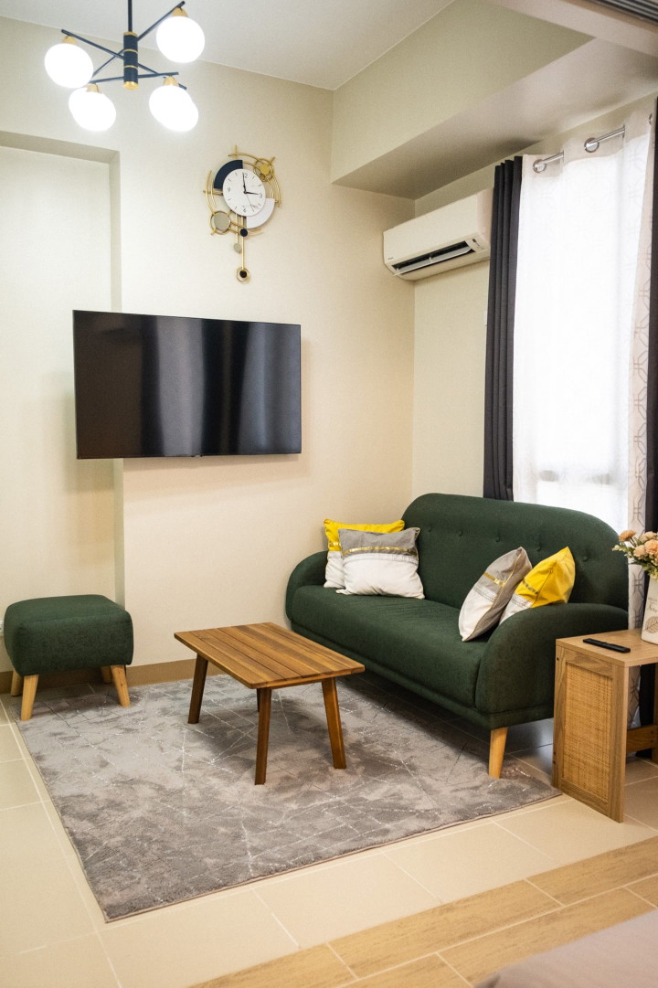 New! Sunny Exec. Studio With Balcony - Iloilo City
