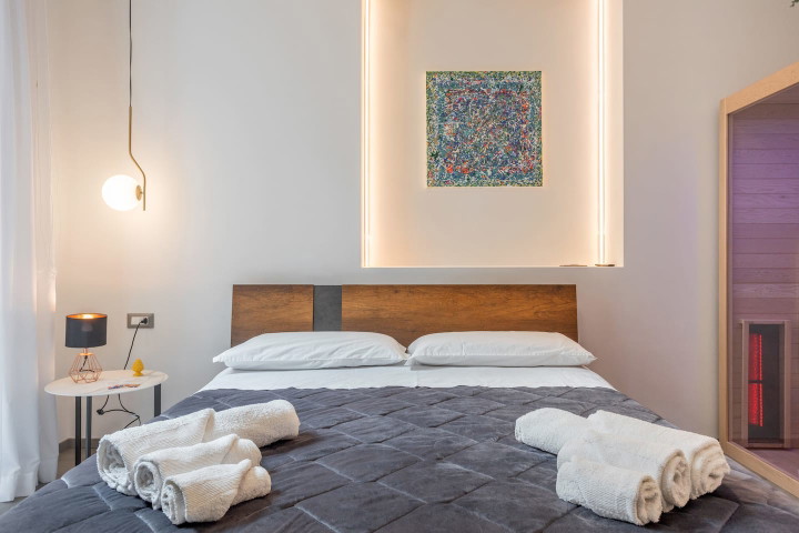 Centro - Luxury Apartment With Jacuzzi - Palermo, Italy