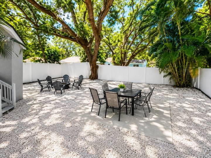 Cozy Home 10 Min To Clearwater Beach/ Yard/bbq - Clearwater, FL
