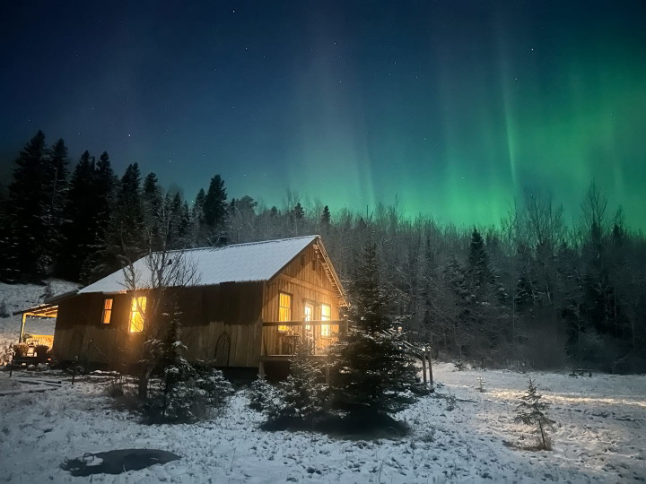 Crooked Cottage In Kaministiquia - Ontario