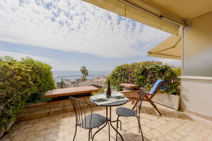 Guesthost - Seaview Apt - Pool & Tennis Court - Ospedaletti