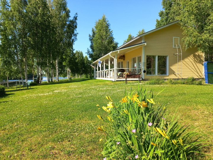 Rantahuvila Mukavuuksilla.2 Mh +Oh+k+kh+rantasauna -
