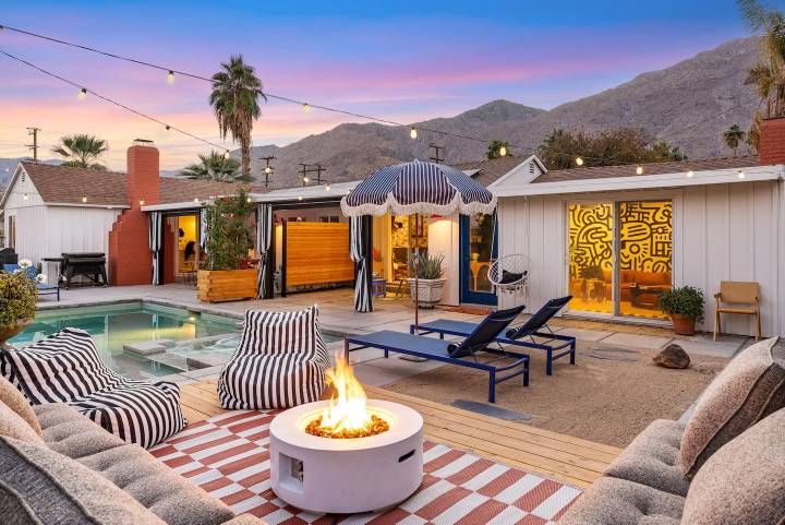 Funky Downtown Escape: Pool/hot Tub/secret Door - Palm Springs, CA
