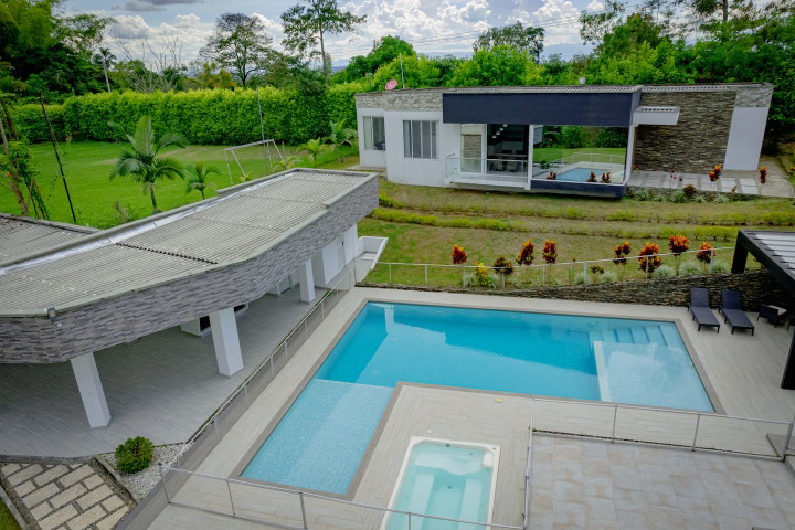 Lujosa Casa De Campo, Piscina-jacuzzi, Zona Social - Pereira