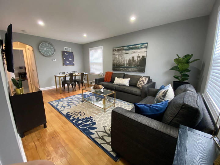 3br In Hermosa, Chicago | Sleeps 6, Free Parking - Chicago