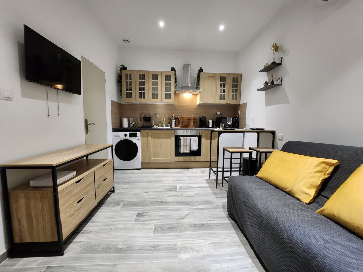 Air-conditioned Studio With Private Courtyard - Avignon