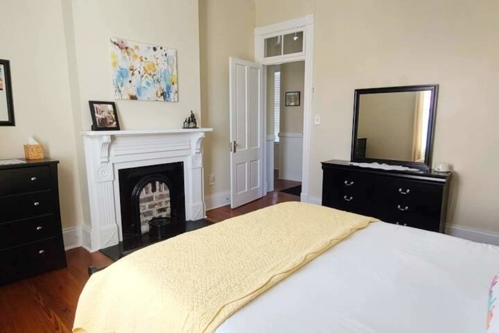 Sunshine - Near Forsyth Park, Free Onsite Parking - Savannah, GA