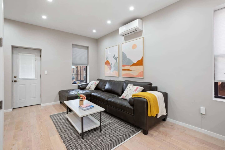 3-bedroom Urban Haven Close To Subway - New York