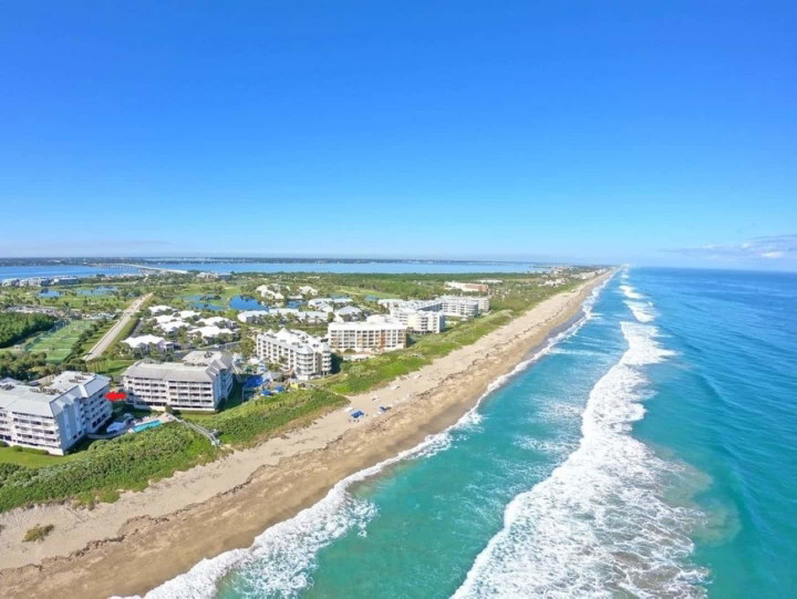 Oceanfront Paradise! Private Beach + Golf, Tennis, Pickleball, Hot Tubs Access - Stuart, FL