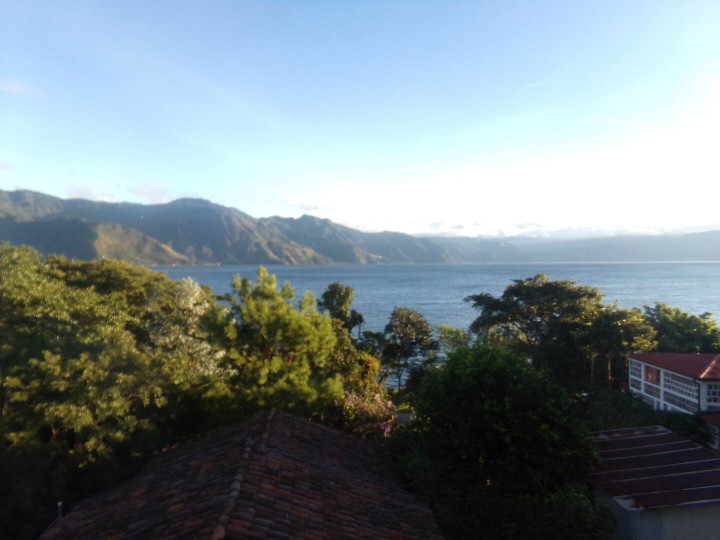 Cedella's Lakeside Guesthouse Apt. 2 (King Bed) - San Pedro La Laguna