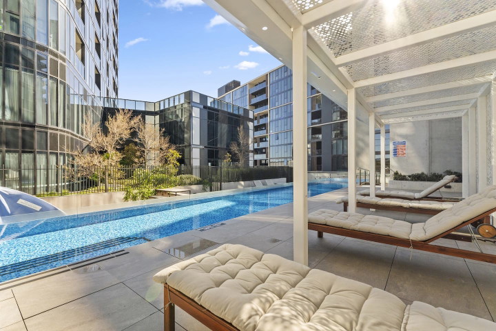 Refined 2-bed With Luxurious Building Amenities - Belconnen