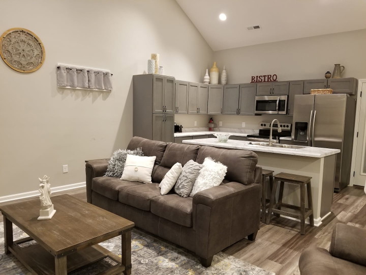 4 Br/4 Ba Centrally Located 20 Mins To Ut - Tennessee