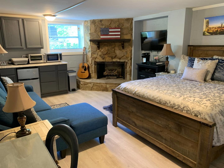 Nashville's Lilliepad - Private Guest Suite -