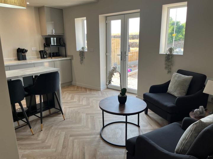 Beach Side Apartment With Hot Tub - Rhyl