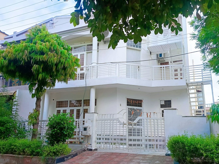 3 Rooms Near Prem Mndir #Shared Hall #Grih Delight - Vrindavan