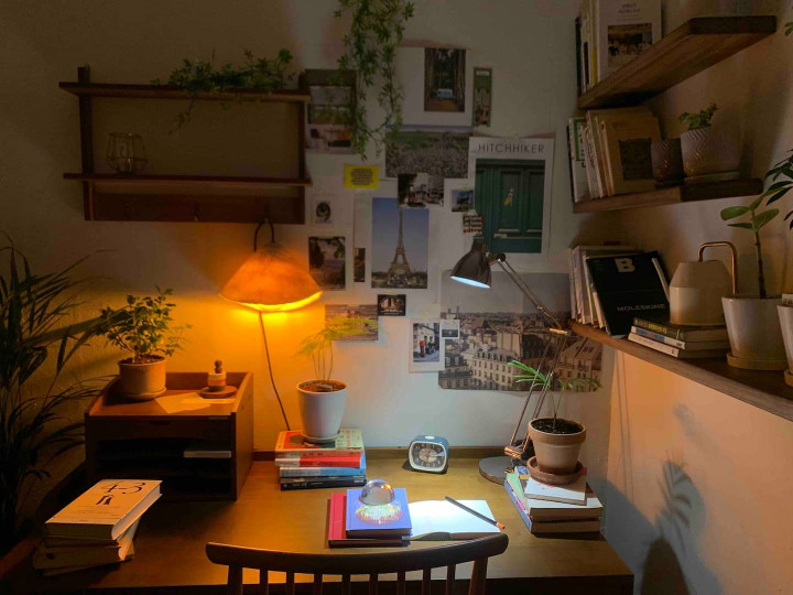 [Top Rated] 90s Korean Hillside House · Writing - Busan