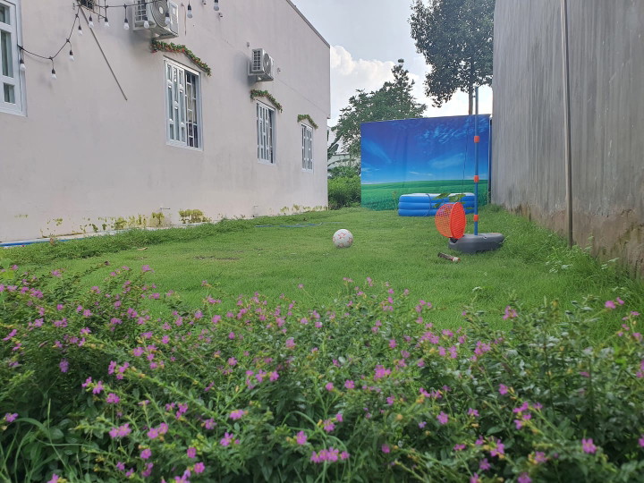 Maison De Divertissement Avec Tente, Pelouse, Jeu - Vietnam