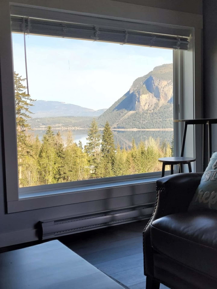 Lofty Views - Salmon Arm