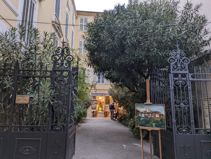 Appartement Vieil Antibes Avec Jardin Privé - Antibes
