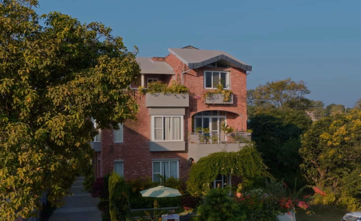 Lal Kothi: Mountain Wrapped Home W/ Awadhi Cuisine - Dehradun