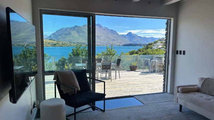 Remarkables View - Te Mana Lakefront - Queenstown