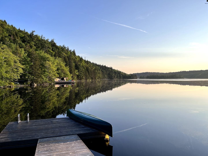 Spacious Lakefront Suite Outside Halifax - Nova Scotia