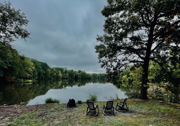#24 *Serenity* A Lakefront Cottage Retreat - Middletown, CT