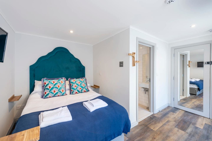 Petite Homely Kensington Studio - Brentford