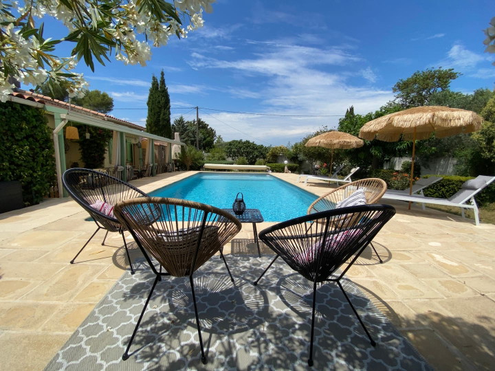 Charming Design Studio In A Quiet Area With Pool - Var