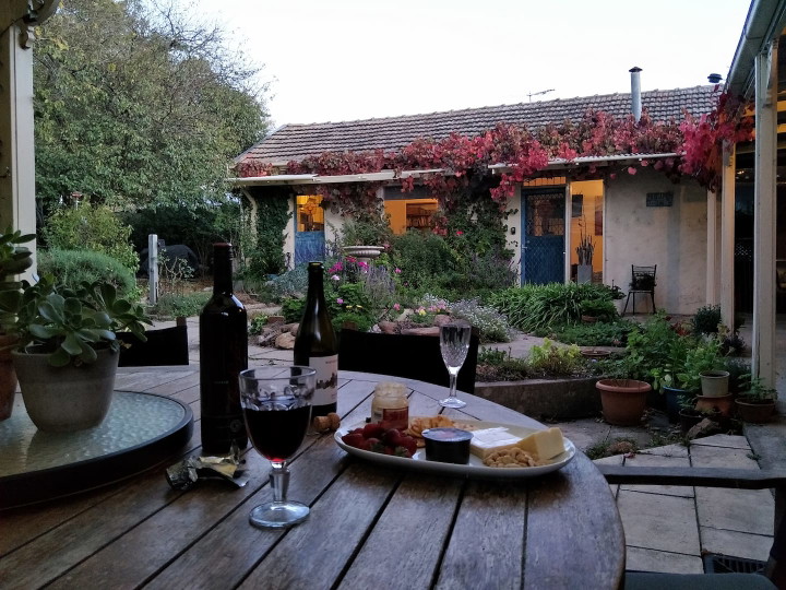 Comfortable Hills Studio - Adelaide Hills Council