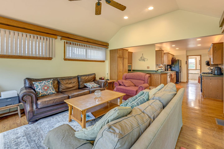 Fall Escape! Waterfront Chain O'lakes Hideaway - Fox Lake, IL