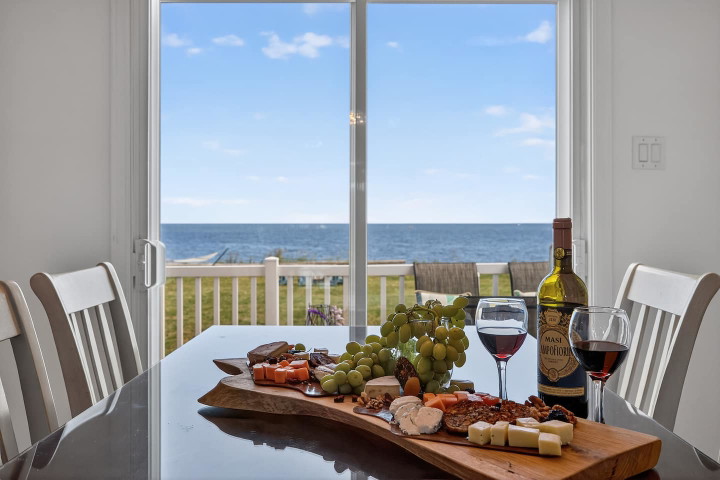 3br Beachfront Bliss - Bathurst, NB