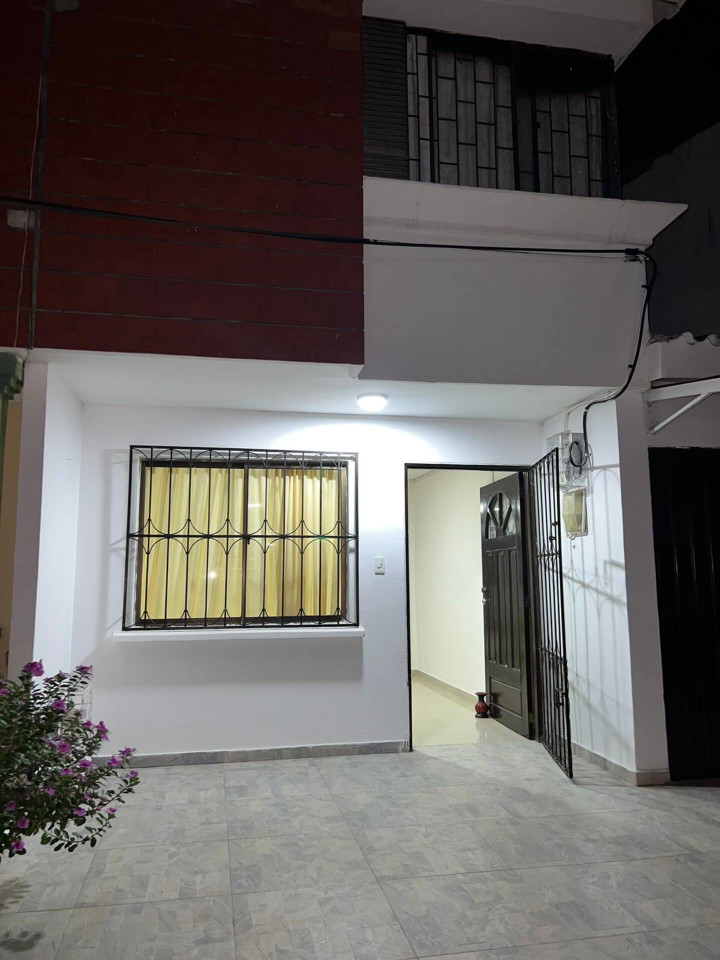 Beautiful House With Almond Trees - Montería