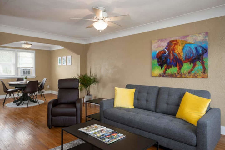 South Buf Retreat: Homey 1br By Olmsted Park - Buffalo, NY
