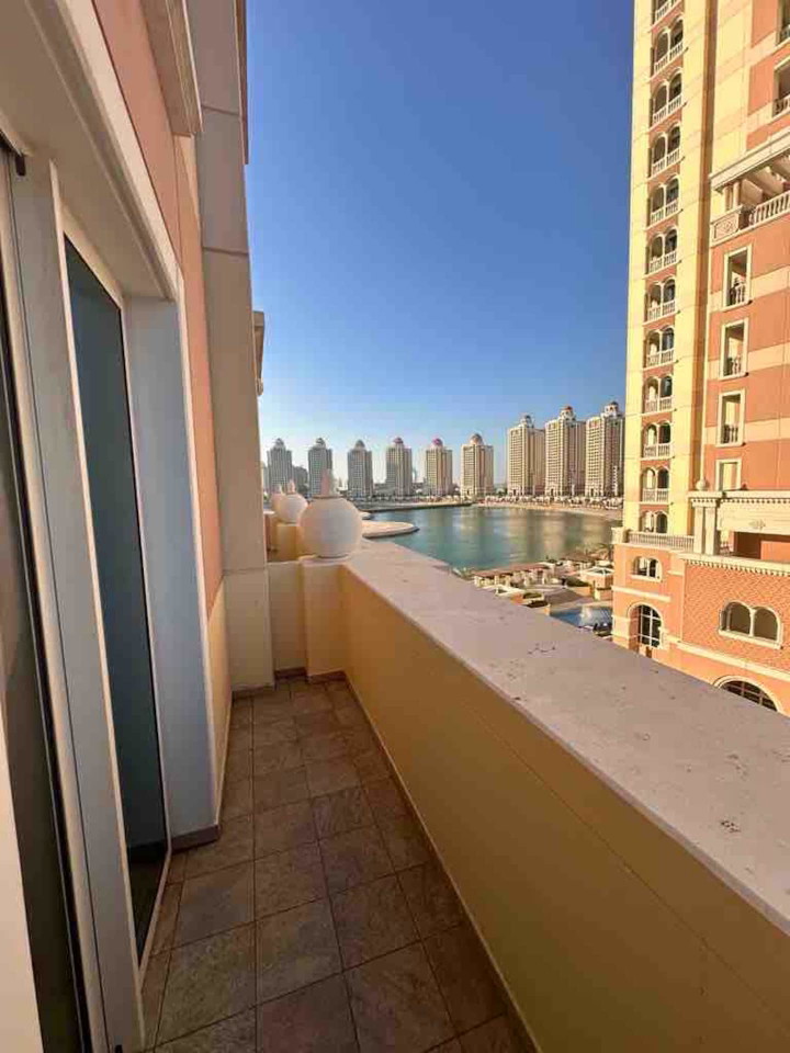 Amazing Studio + Balcony & Facilities - The Pearl - Doha