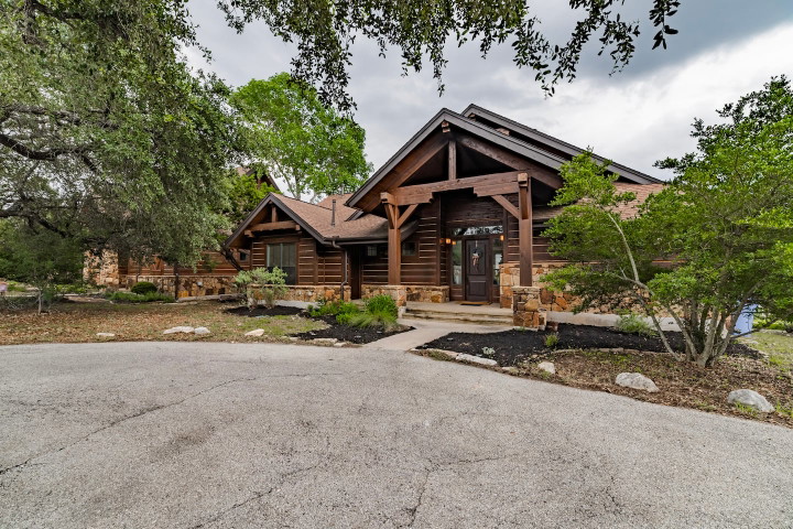 Intimate Lake Travis Chalet - Lake Travis, TX