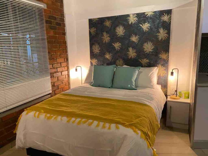 Cashan Holiday Home - A Rental Home With A Touch Of Authentic African Experience - Rustenburg