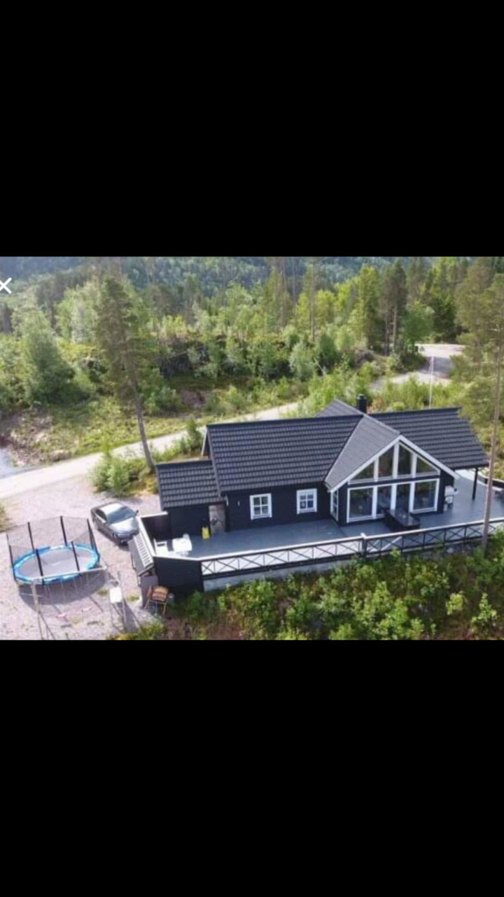 Stor Hytte I Gjemnes - Norway